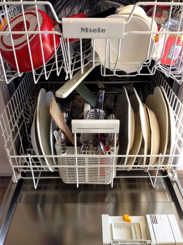 How to Clean Your Dishwasher in 9 Easy Steps